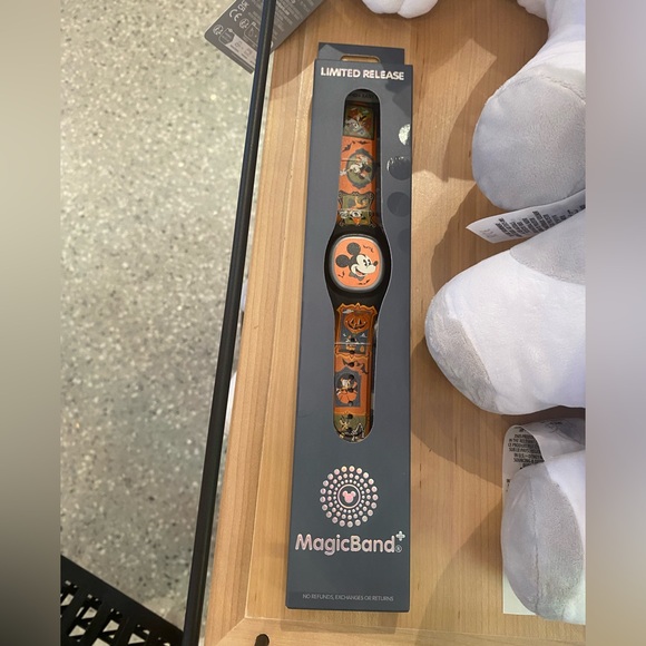 Disney | Accessories | Mickey Mouse And Friends Halloween Magicband ...